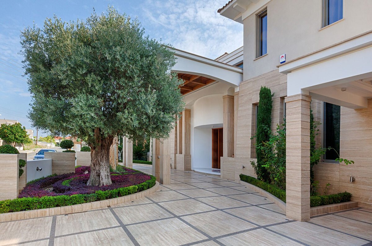 Travertine stone for classic elegance — Papadopoulos Marble